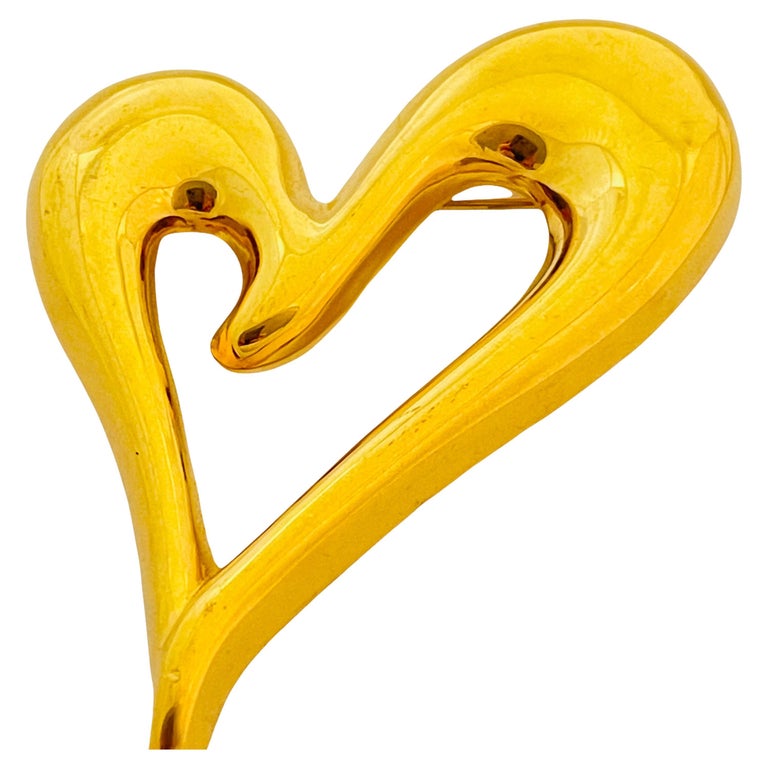 Vintage MONET gold huge heart designer runway brooch For Sale at 1stDibs Vintage MONET gold huge heart designer runway brooch For Sale at 1stDibs