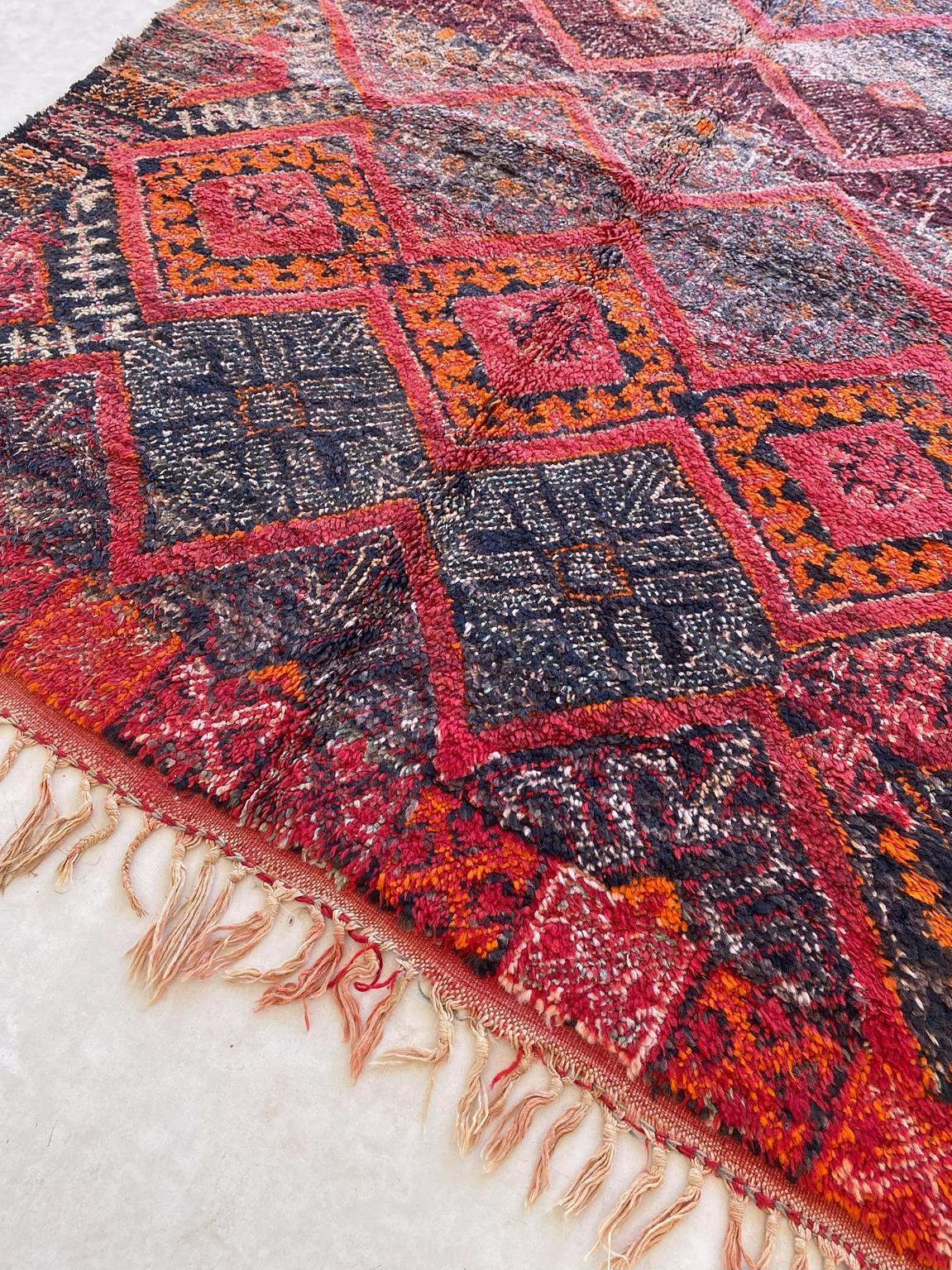 Vintage Moroccan Beni Mguild rug - Black/red - 6x10.8feet / 183x331cm ...