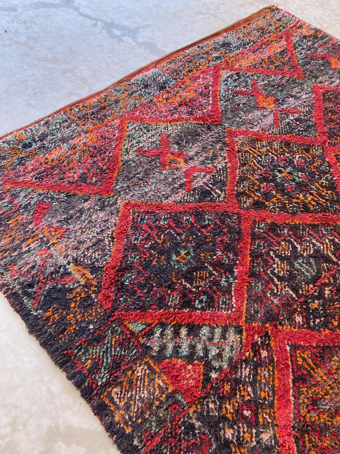 Vintage Moroccan Beni Mguild rug - Black/red - 6x10.8feet / 183x331cm ...