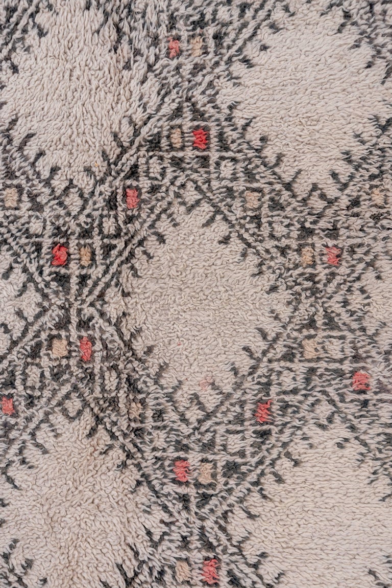 Vintage Moroccan Berber Rug For Sale at 1stDibs