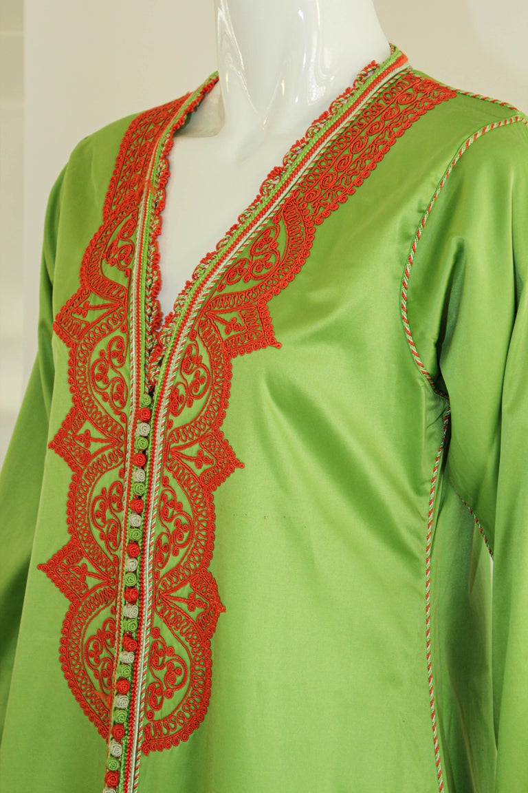 Vintage Moroccan Green Kaftan with Orange Embroideries For Sale at 1stDibs