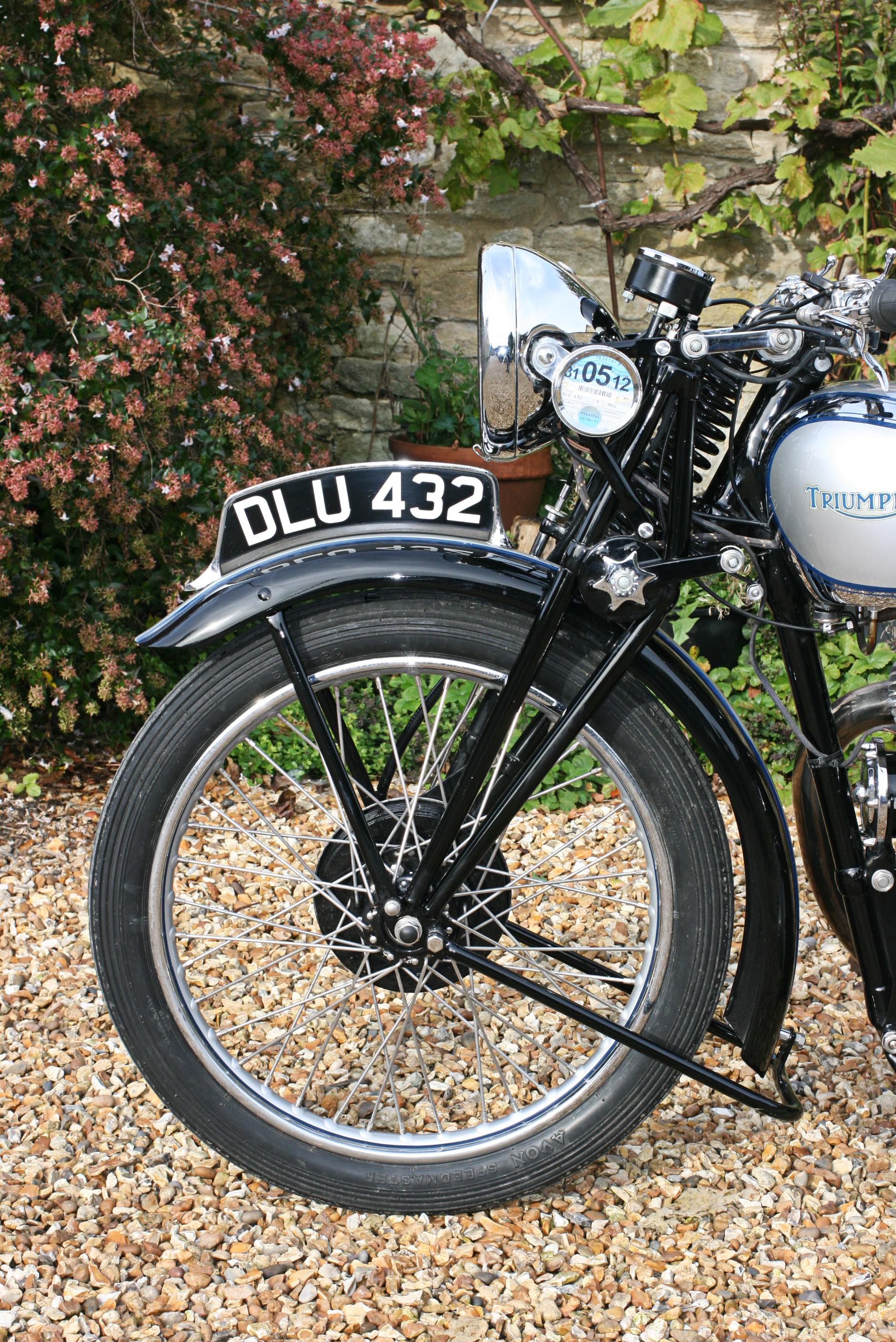 Vintage Motorcycle, Triumph T90, 500 cc Single Cylinder For Sale at 1stDibs
