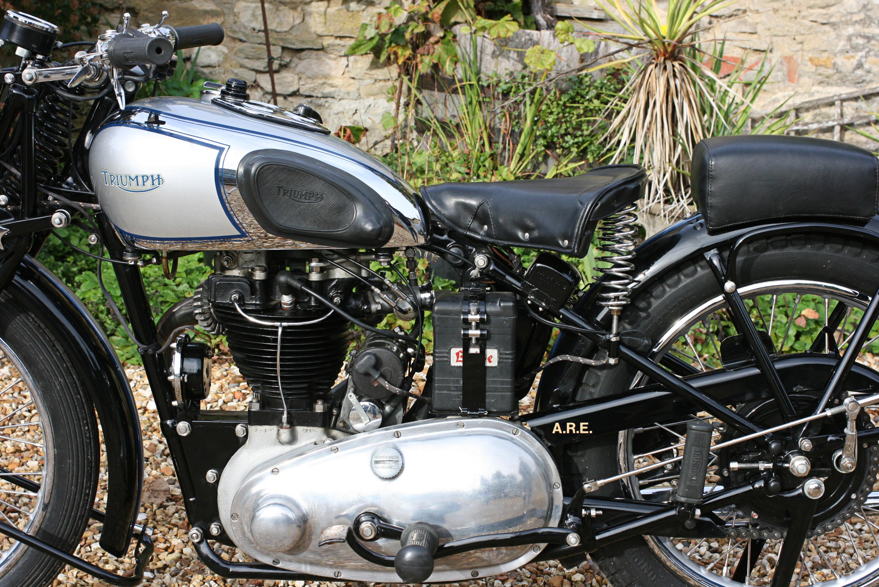 Vintage Motorcycle, Triumph T90, 500 cc Single Cylinder For Sale at 1stDibs