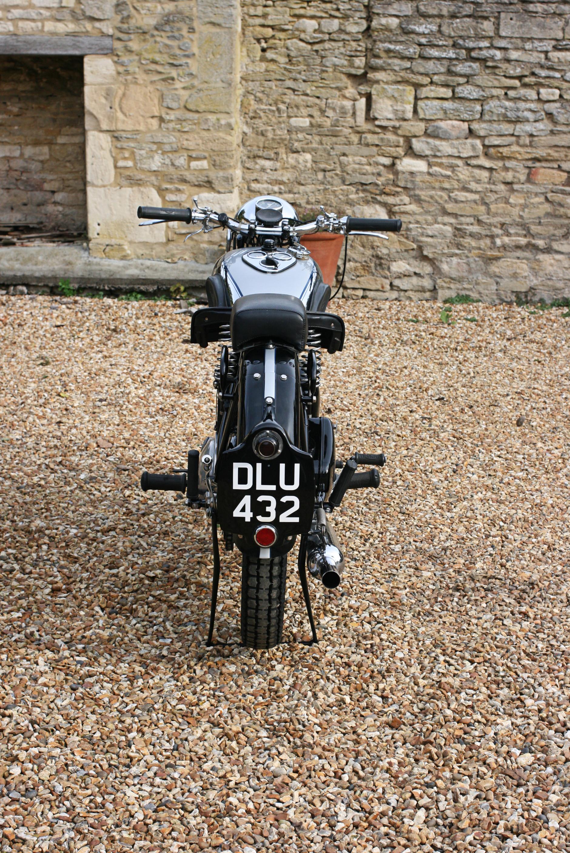 Vintage Motorcycle, Triumph T90, 500 cc Single Cylinder For Sale at 1stDibs