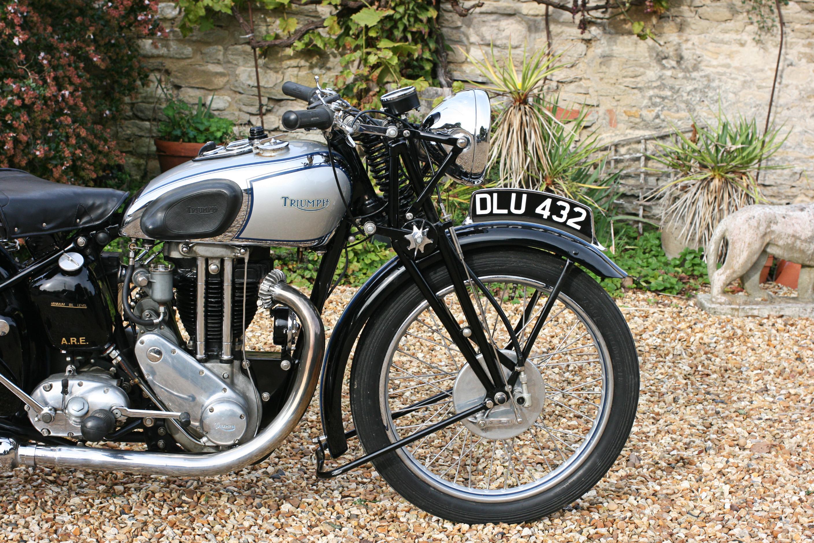 Vintage Motorcycle, Triumph T90, 500 cc Single Cylinder For Sale at 1stDibs