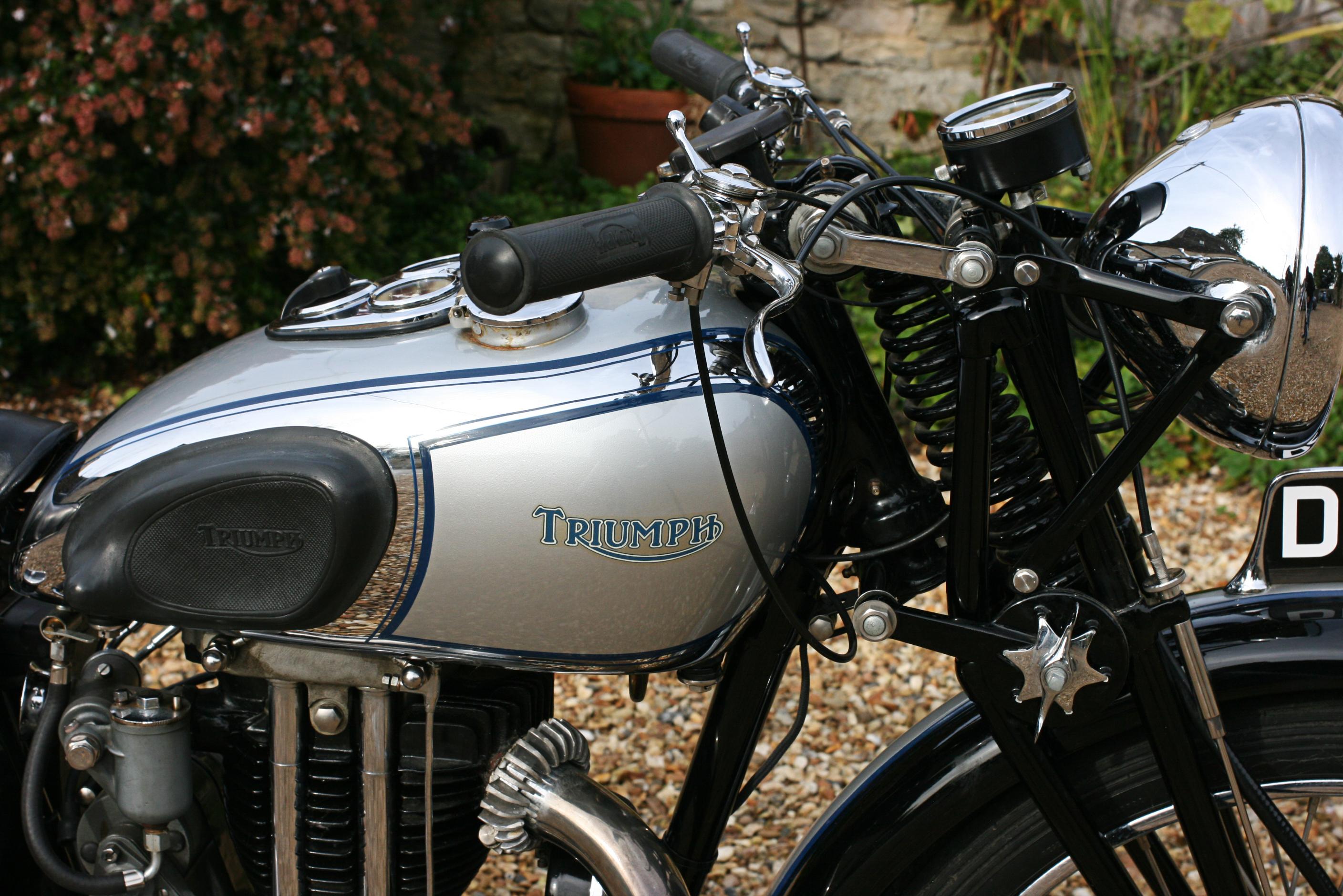 Vintage Motorcycle, Triumph T90, 500 cc Single Cylinder For Sale at 1stDibs