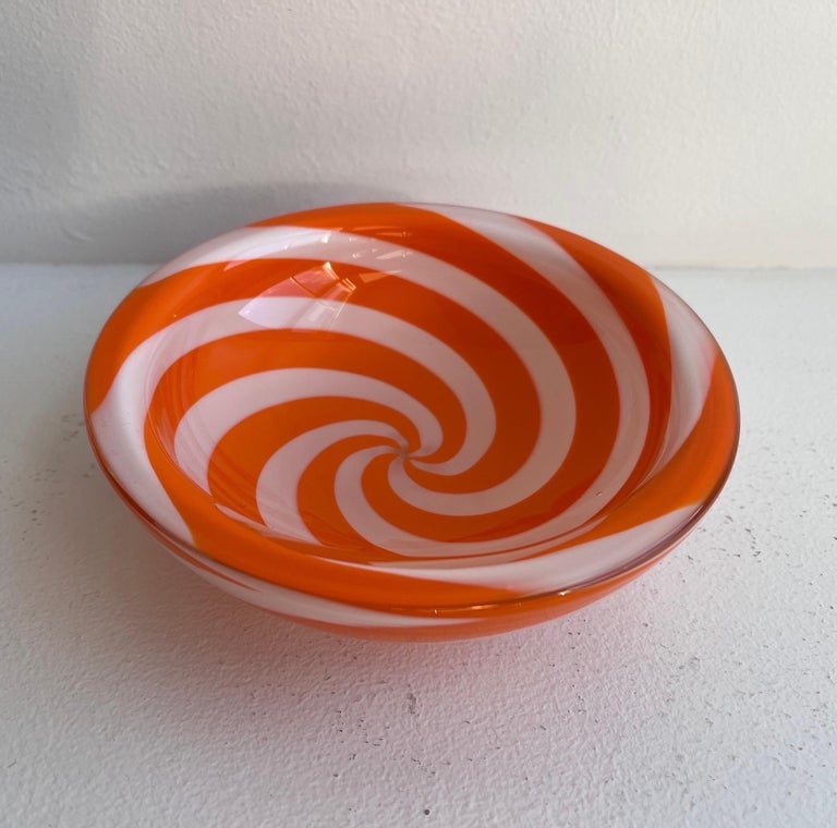 Vintage Murano Glass Dish with Tangerine Optic Swirls For Sale at 1stDibs