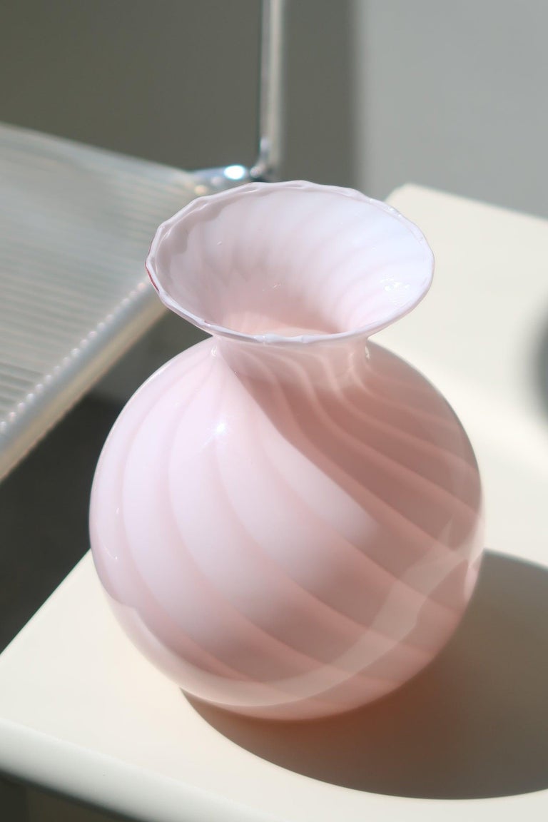Vintage Murano Rose Pink Swirl Glass Vase For Sale at 1stDibs