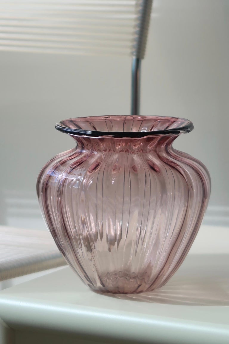 Vintage Murano Seguso Italian 1960s Purple Ribbed Vase For Sale at 1stDibs