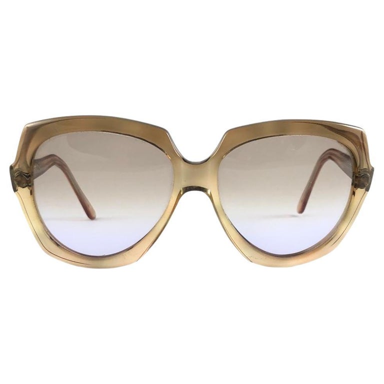 Vintage Oliver Goldsmith Sandy Oversized Translucent Made in England ...
