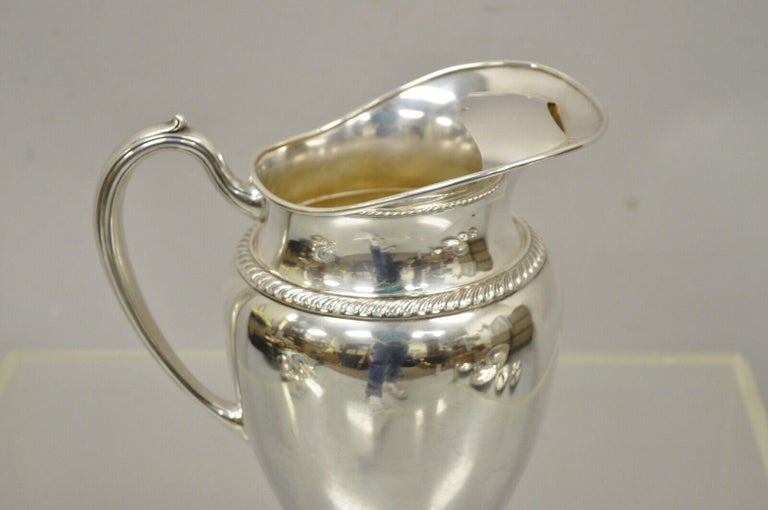 Pichet à eau vintage de style Regency en métal argenté Oneida LTD ...