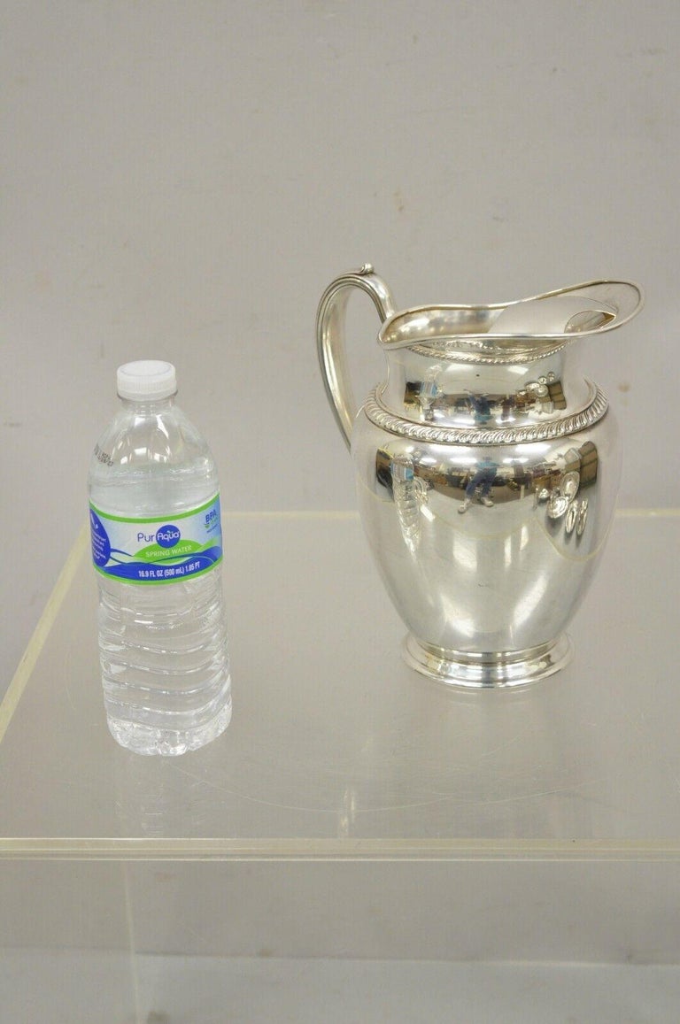 Pichet à eau vintage de style Regency en métal argenté Oneida LTD ...