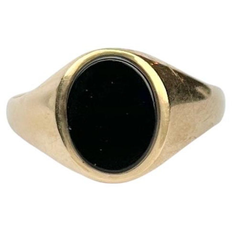 Vintage Onyx and 9 Carat Gold Signet Ring For Sale at 1stDibs