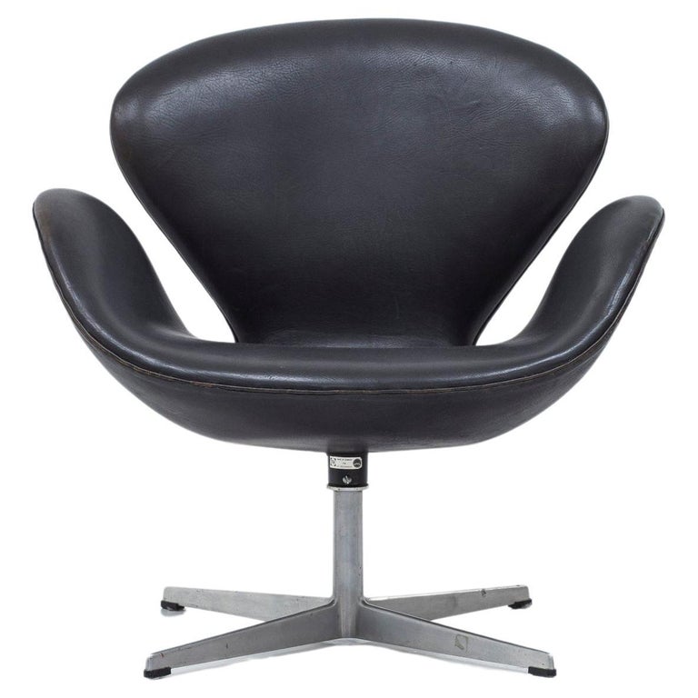 Vintage Original "Swan" Chair by Arne Jacobsen, Fritz Hansen, Denmark ...