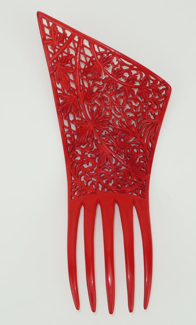 Vintage Ornate Red Lacquer Resin 'Peineta' Hair Comb For Sale at 1stDibs