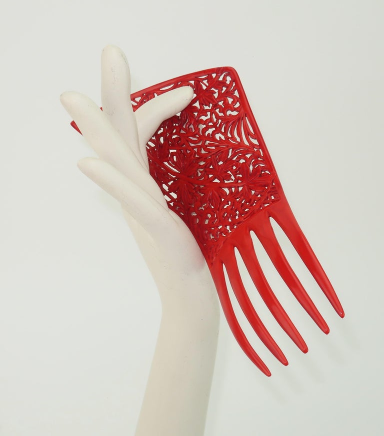 Vintage Ornate Red Lacquer Resin 'Peineta' Hair Comb For Sale at 1stDibs