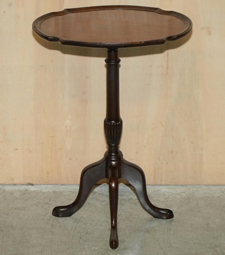 VINTAGE OVAL HARDWOOD CARVED LEGS PIE CRUST EDGE QUAD LAMP SiDE END ...