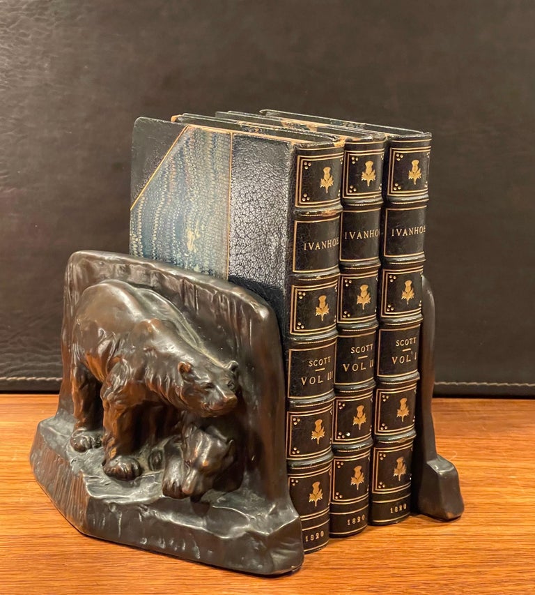 Vintage Pair of Bronze Clad Grizzly Bear Bookends For Sale at 1stDibs