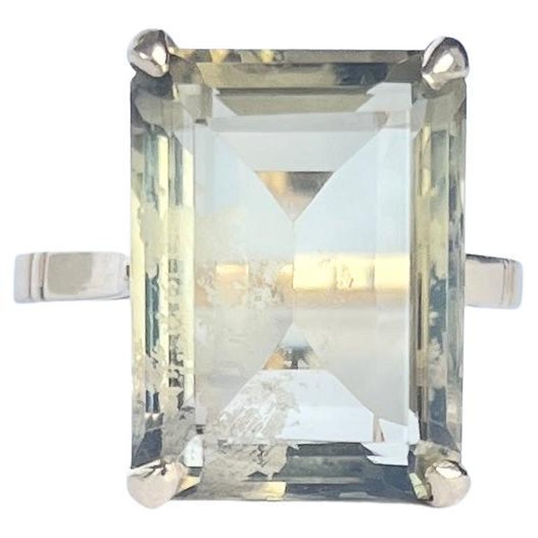 Vintage Pale Green/Yellow Tourmaline and 18 Carat Gold Ring For Sale at ...