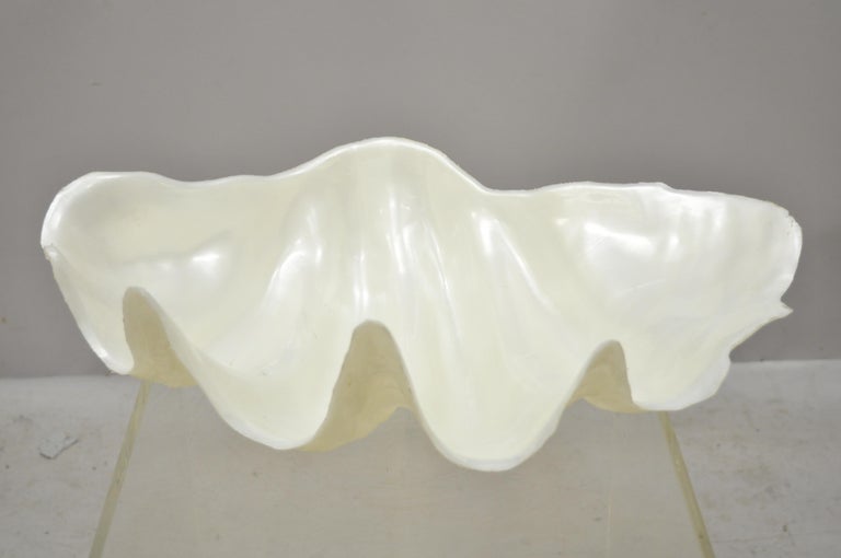 Vintage Pearlescent Molded Plastic Pearl Large Seashell Clam Shell ...
