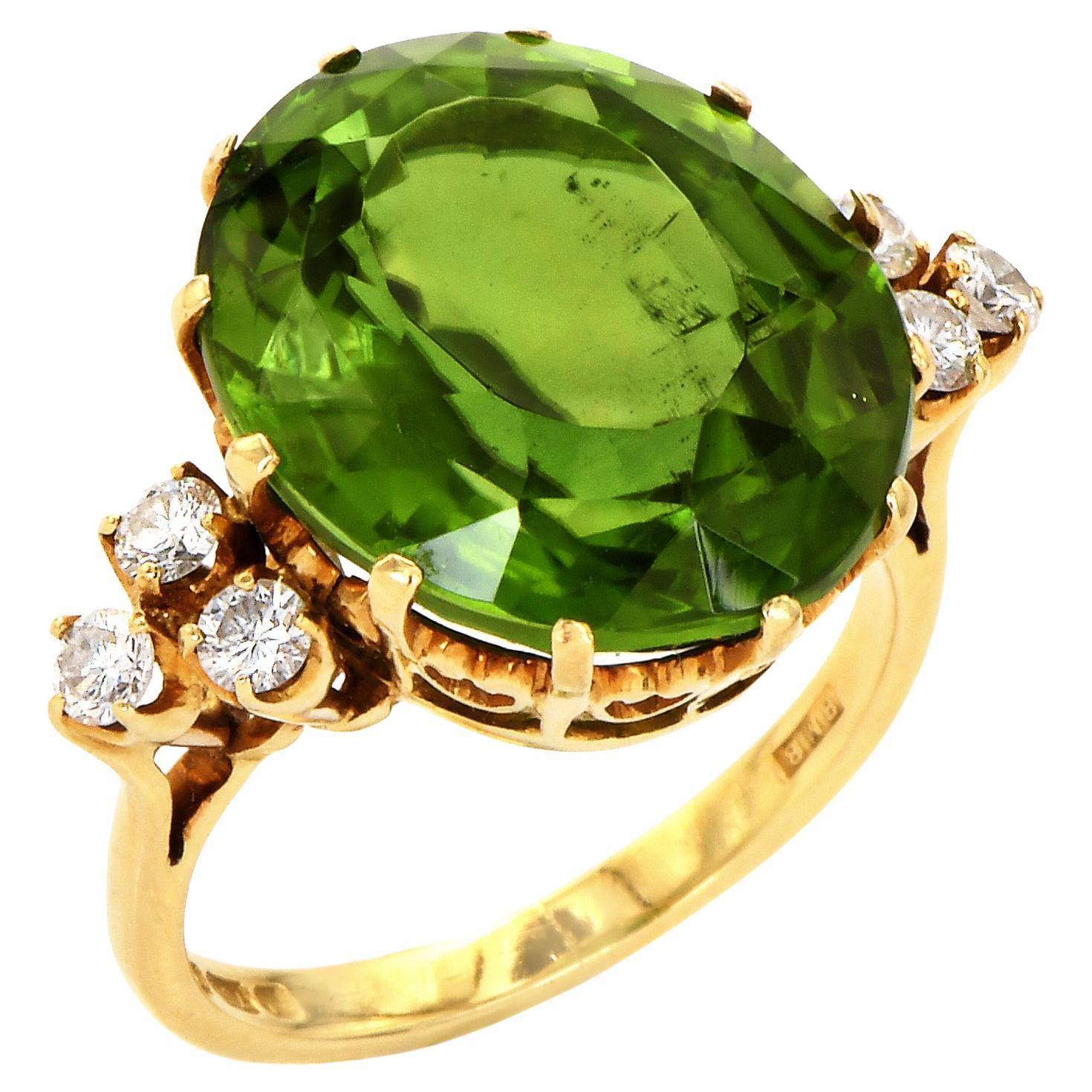 Vintage Peridot Diamond 18K Yellow Gold British Cocktail Ring For Sale ...