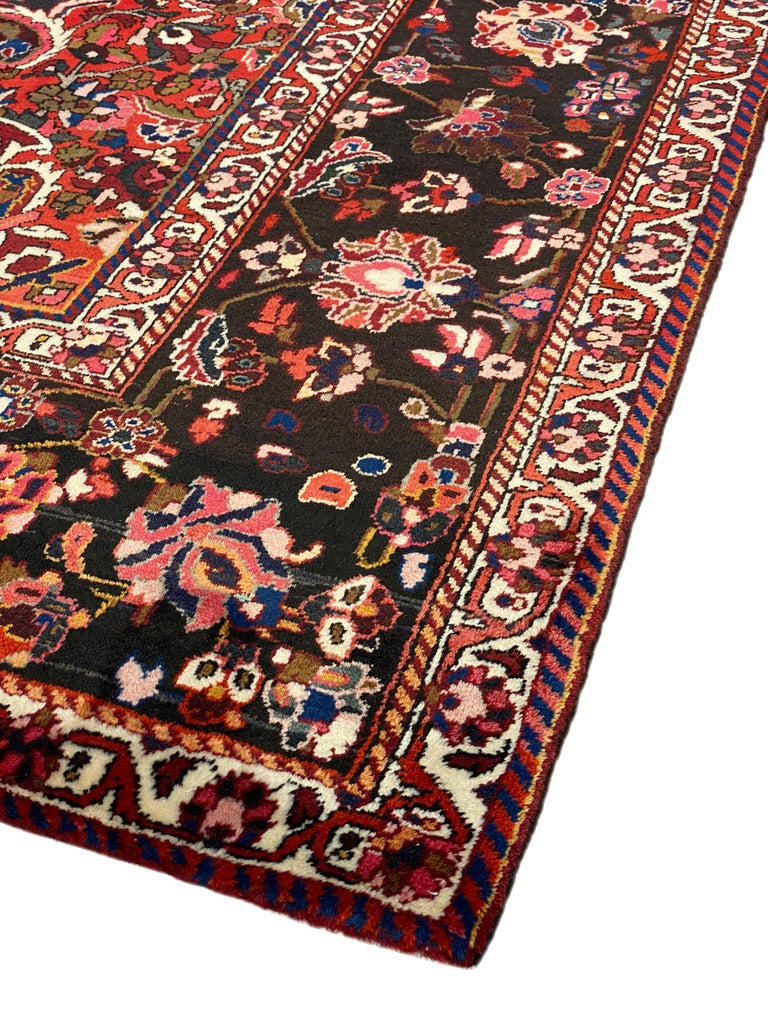 Vintage Persian Bakhtiari 9' 10" x 12' 10" For Sale at 1stDibs