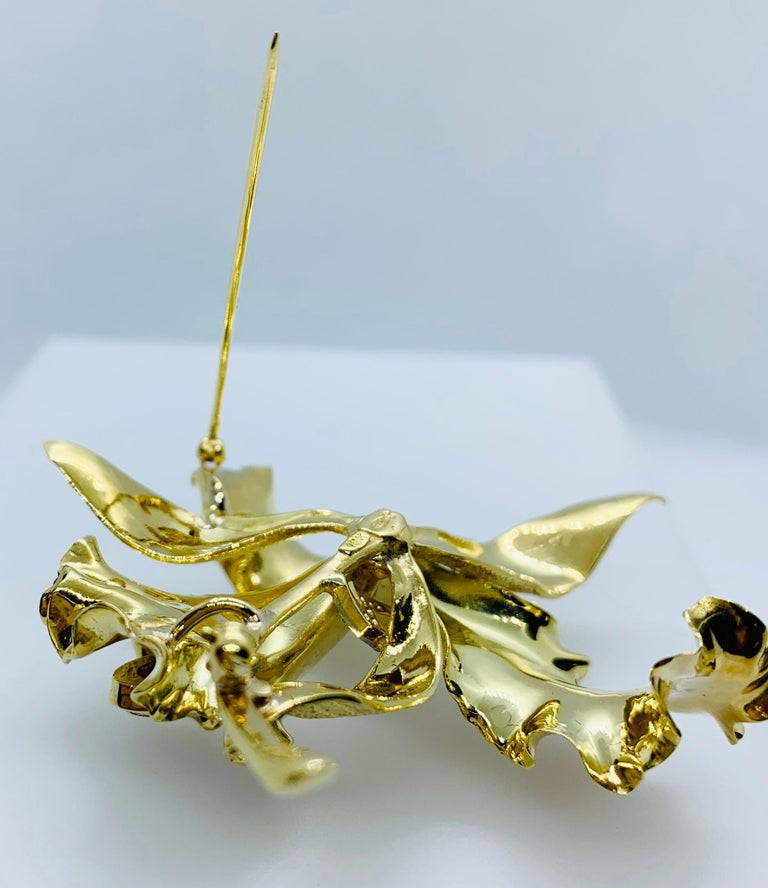 Vintage Peter Lindeman 18 Karat Yellow Gold and Diamond Floral Brooch ...