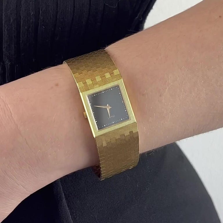 Vintage Piaget Onyx 18 Karat Gold Watch For Sale at 1stDibs
