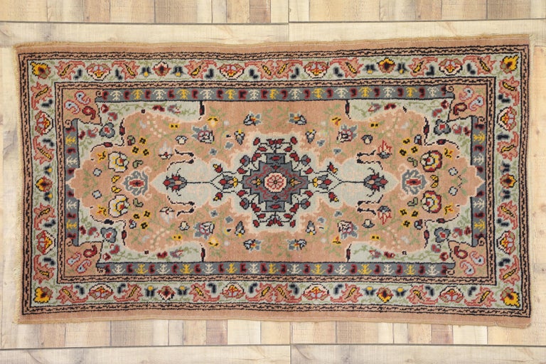 Vintage Portuguese Accent Rug with Traditional Style For Sale at 1stDibs
