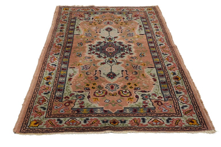 Vintage Portuguese Accent Rug with Traditional Style For Sale at 1stDibs