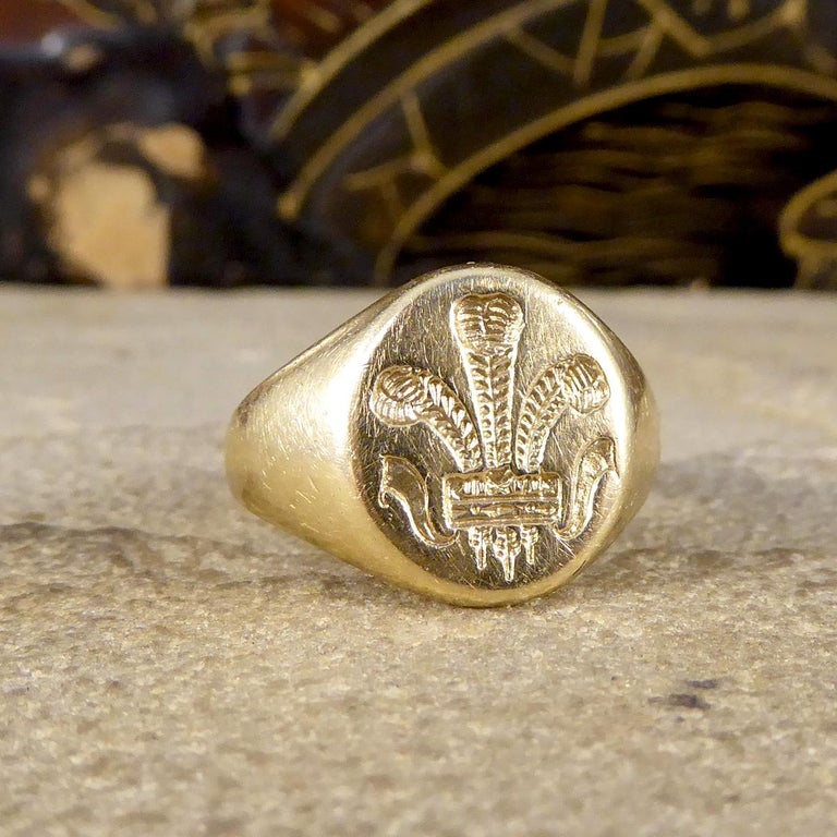 Vintage Prince of Wales Feathers Engraved Signet Ring in Yellow Gold ...