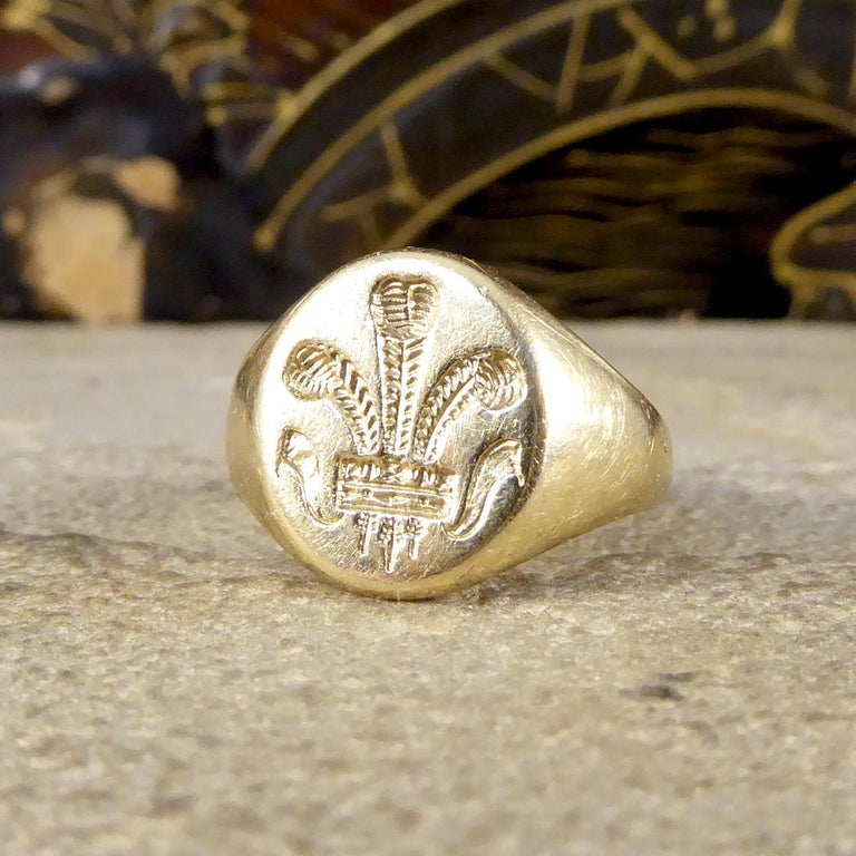 Vintage Prince of Wales Feathers Engraved Signet Ring in Yellow Gold ...