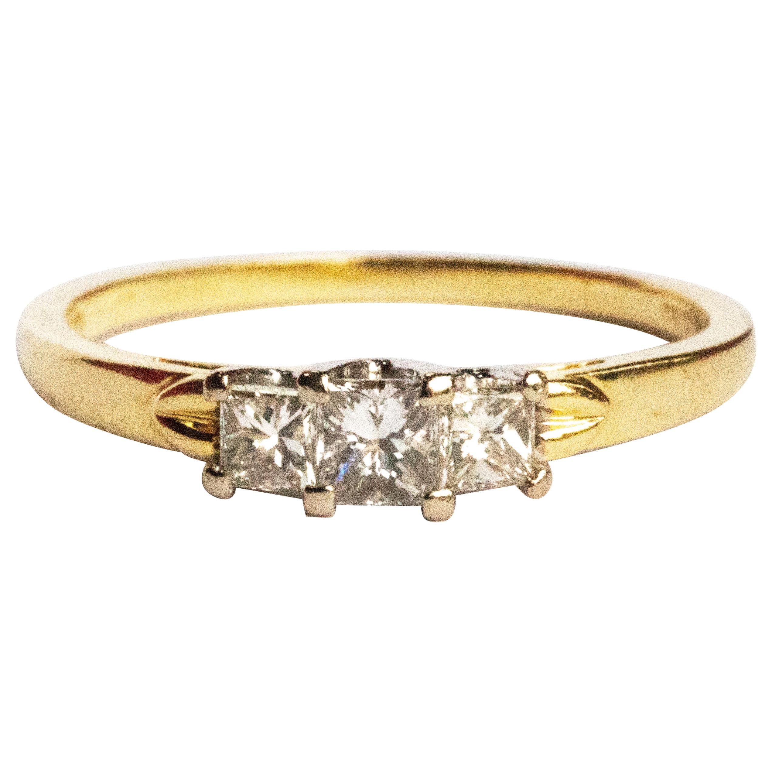 Vintage Diamond and 18 Carat Gold Three-Stone Ring For Sale at 1stDibs