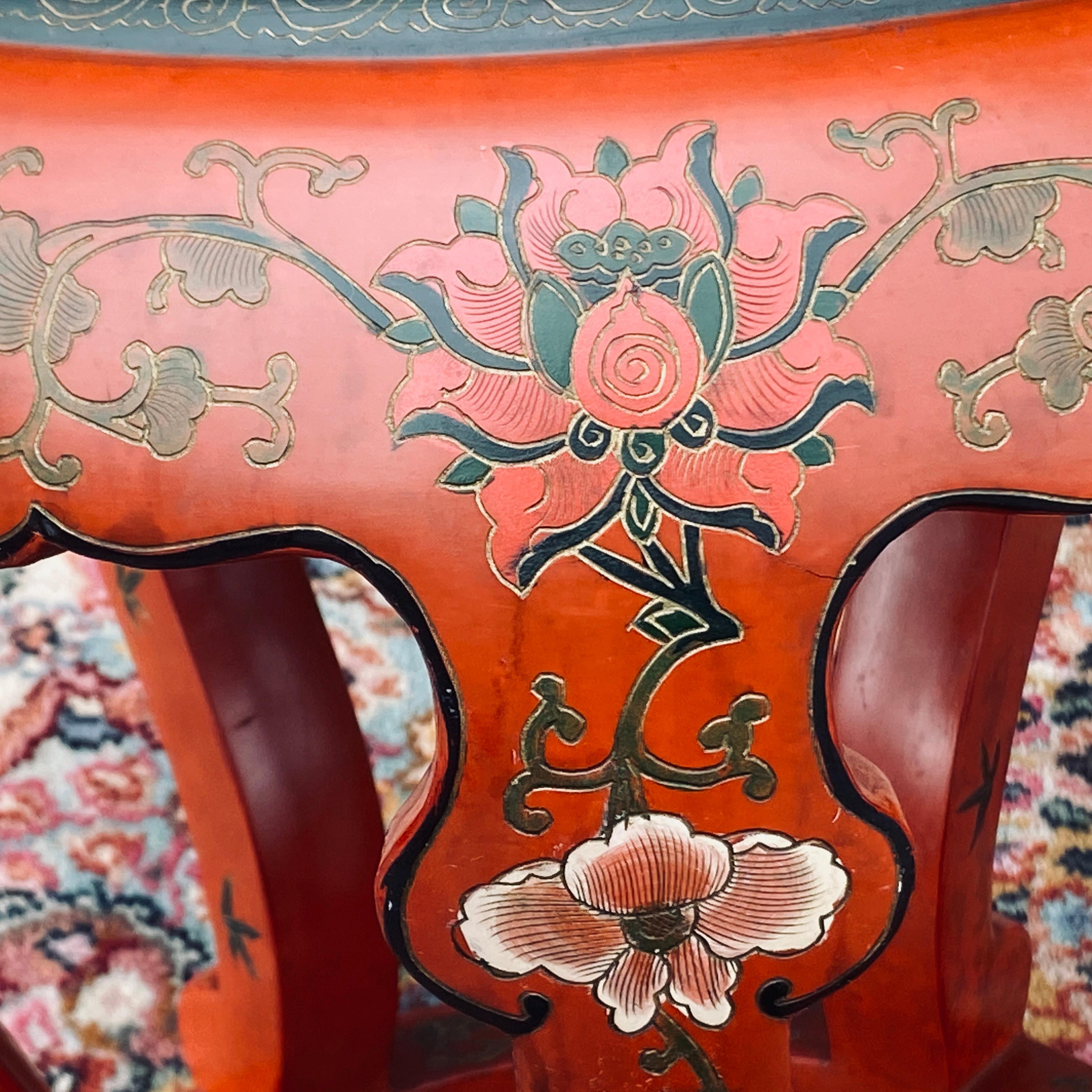 Vintage Red Lacquered Chinese Stool or Side Table For Sale at 1stDibs
