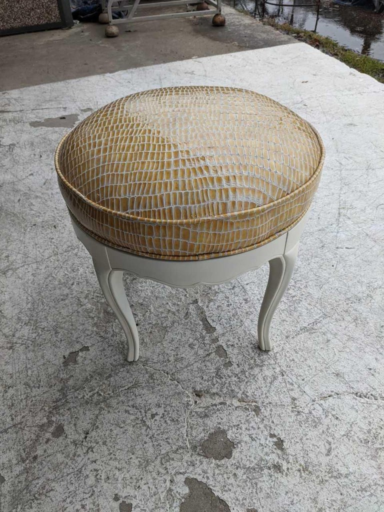 Vintage Restored Hollywood Regency Style Ottoman with Swivel For Sale ...