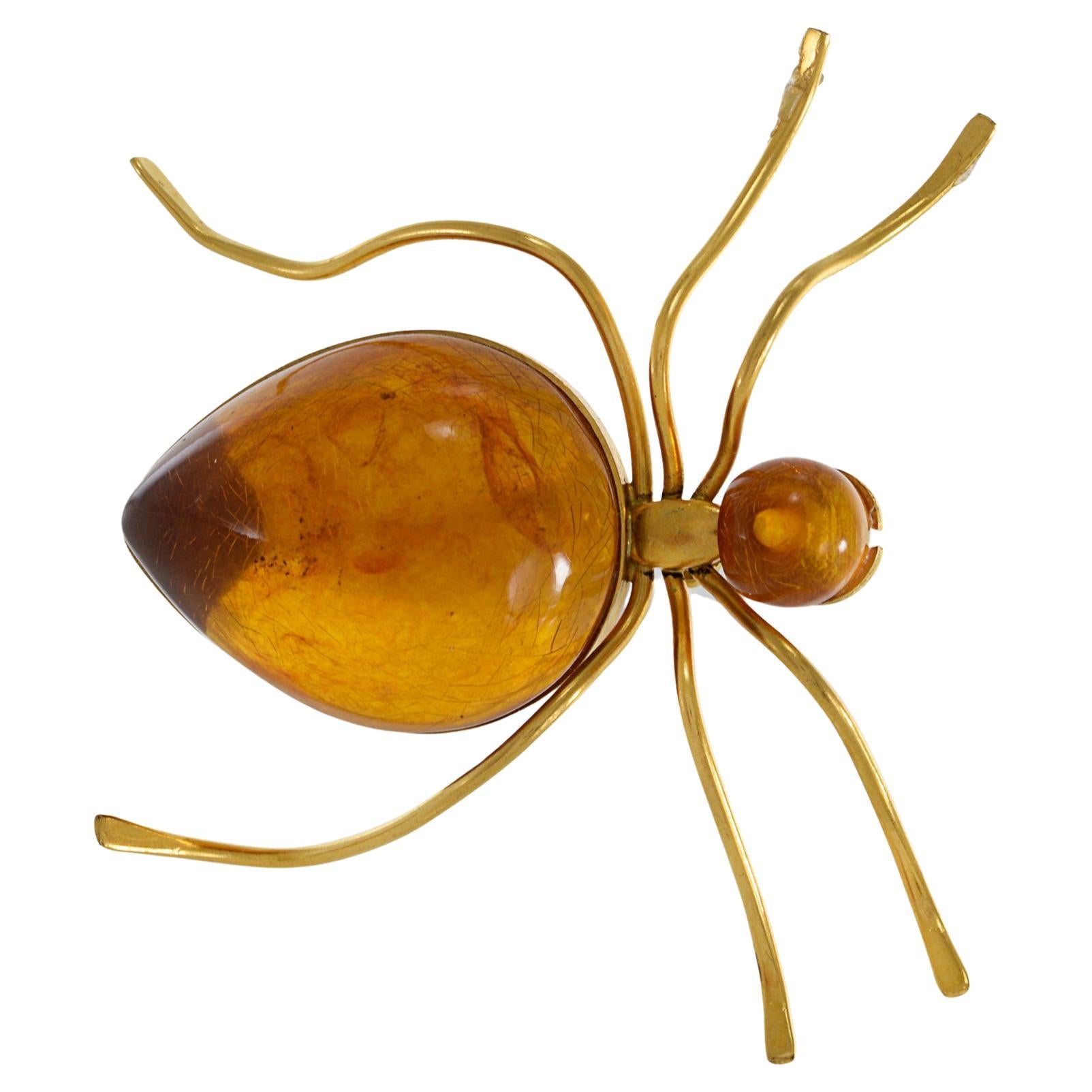Vintage Retro 10KT Yellow Gold Amber Spider Lapel Pin For Sale at 1stDibs
