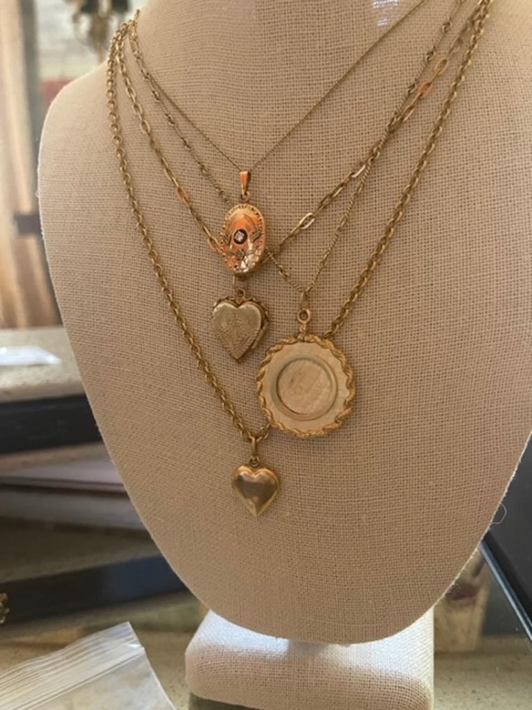 Vintage Rope 14k Yellow Gold Retro Engrave or Photo Locket Medallion ...