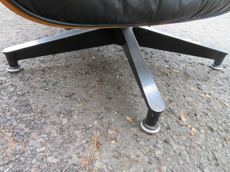 Vintage Rosewood Charles Eames 670 Lounge Chair and 671 Ottoman for ...