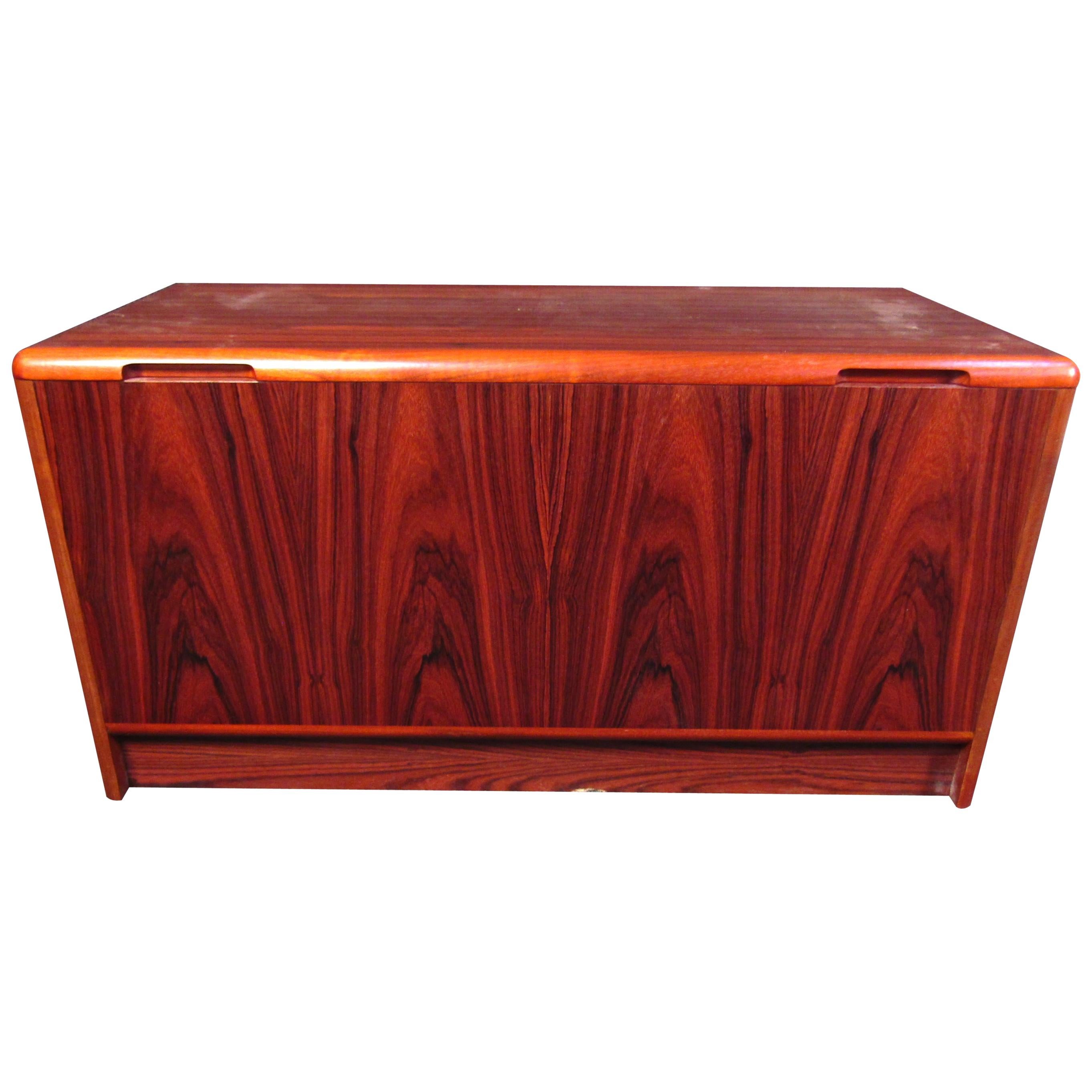 Mid-Century Modern Blanket Chests - 36 For Sale at 1stDibs | mid ...