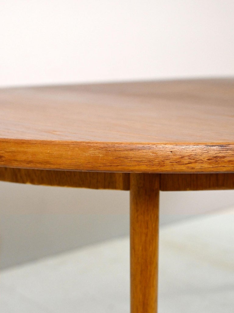 Vintage Round Extendable Table For Sale at 1stDibs