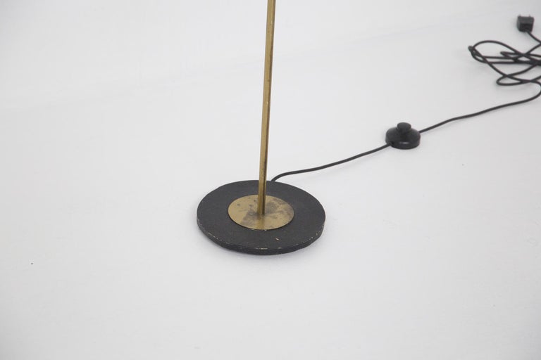 Vintage Round Floor Lamp in Brass For Sale at 1stDibs