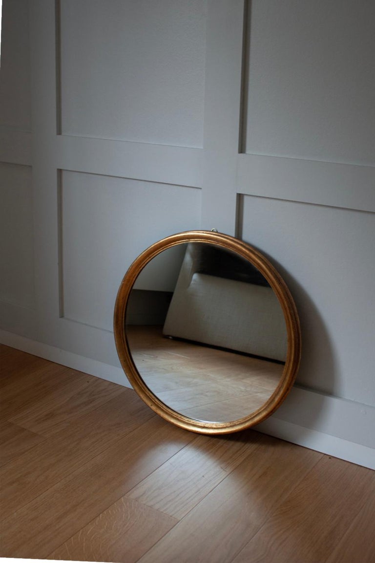 Vintage Round Gilded Mirror For Sale at 1stDibs