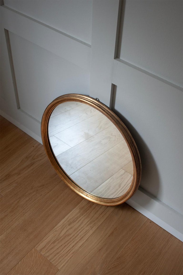 Vintage Round Gilded Mirror For Sale at 1stDibs
