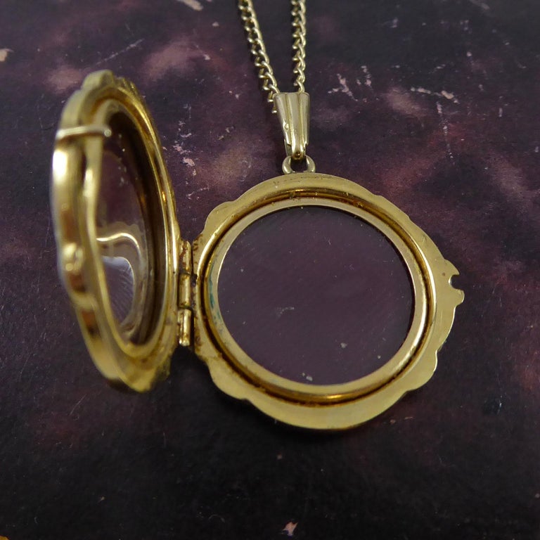 Vintage Round Gold Locket with Floral Engraving, Yellow Gold at 1stDibs