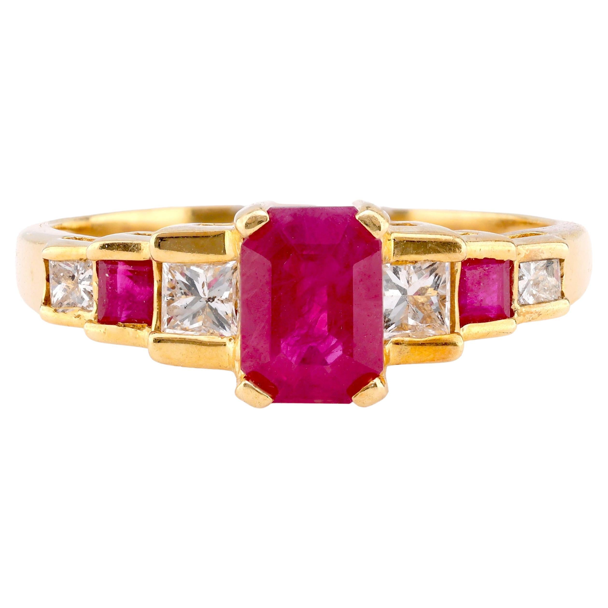 Vintage 14k Yellow Gold Ruby and Emerald Ring For Sale at 1stDibs