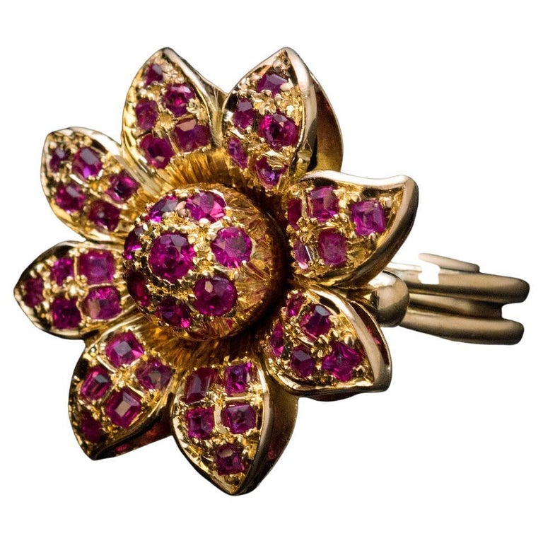 Vintage Ruby Gold Flower Shaped Ring at 1stDibs