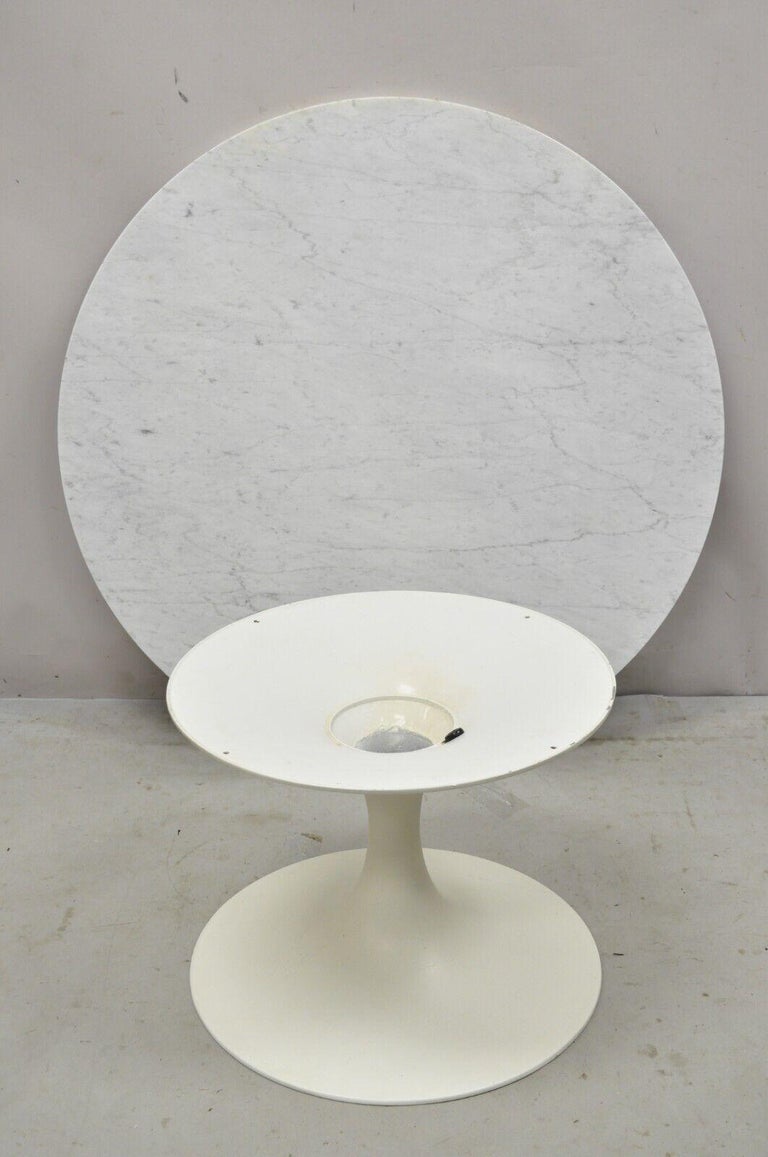 Vintage Saarinen Style White Tulip Base Round White Marble Top Coffee ...