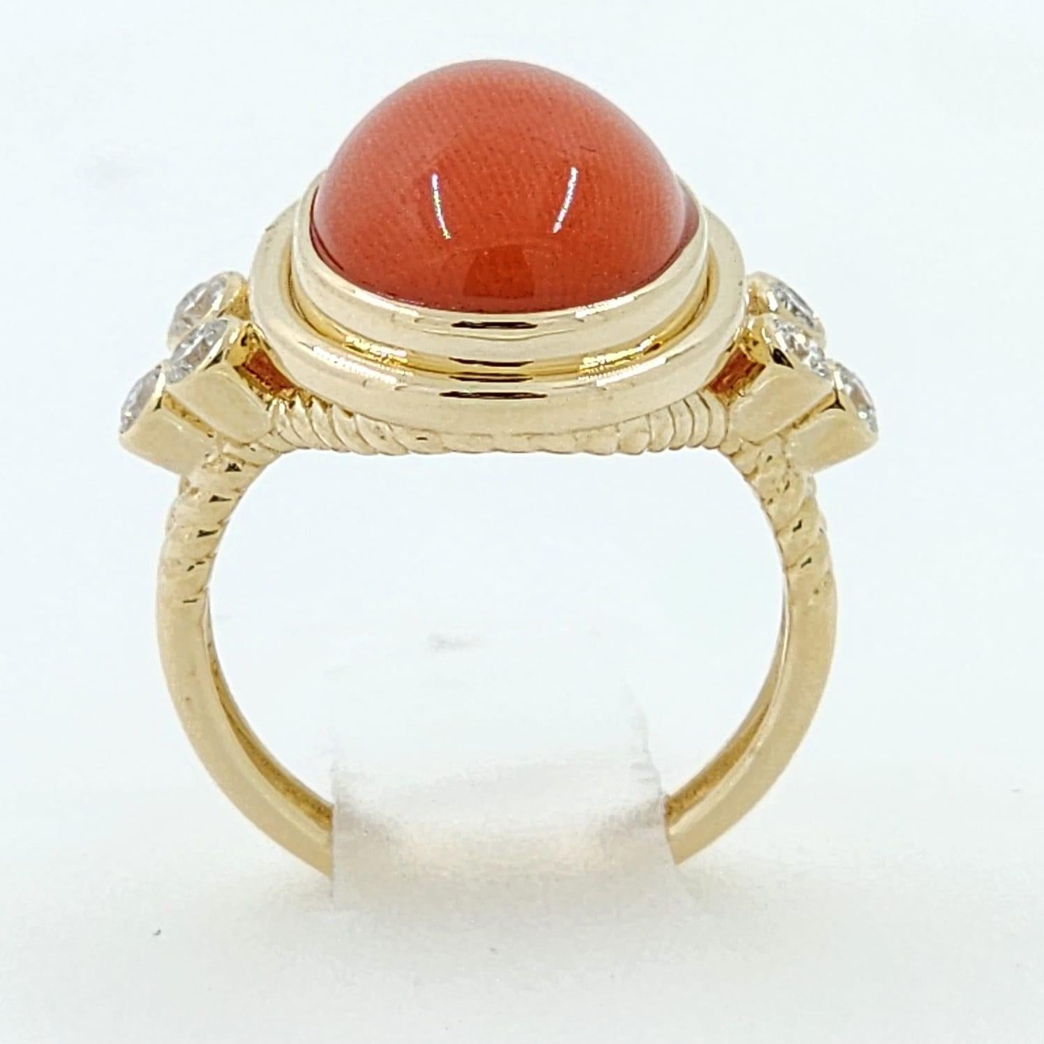 Vintage Salmon Color Coral Ring in 14K Yellow Gold For Sale at 1stDibs