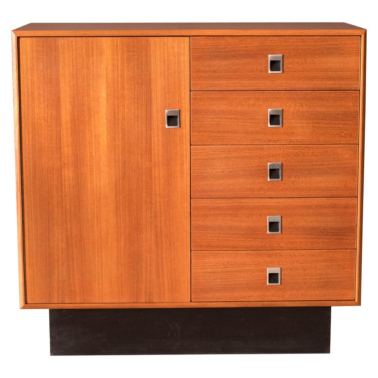 Commode pour homme scandinave vintage en teck pour gentleman - En vente ...