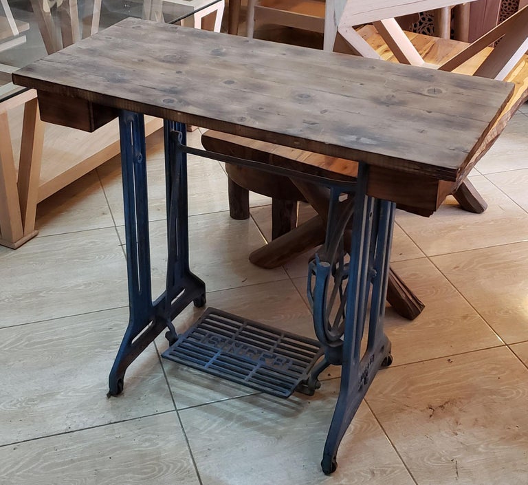 Vintage Singer Sewing Machine - Work Table at 1stDibs | singer sewing ...